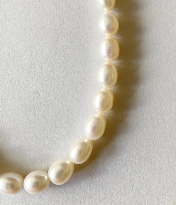 R.ALAGAN/SMALL OVAL PEARL NECKLACE